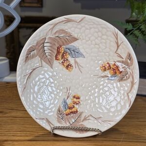 Wade | Accents | Vintage Wade Bramble England Pottery 7 Embossed Berry ...